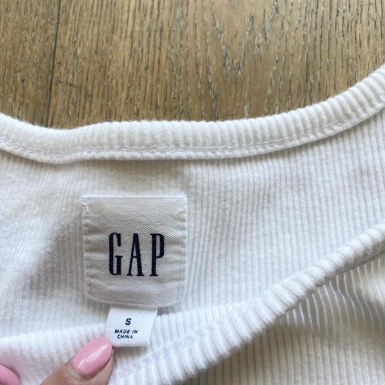 GAP ribbed white tank top tagged s but fits like an... - Depop