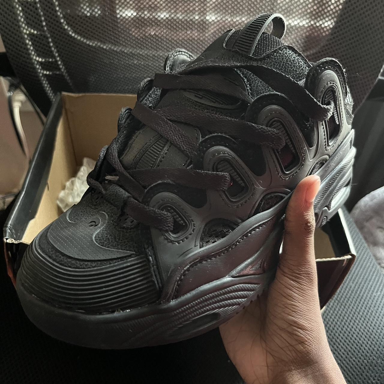 Osiris D3 2001 All Black Worn a decent amount - Depop