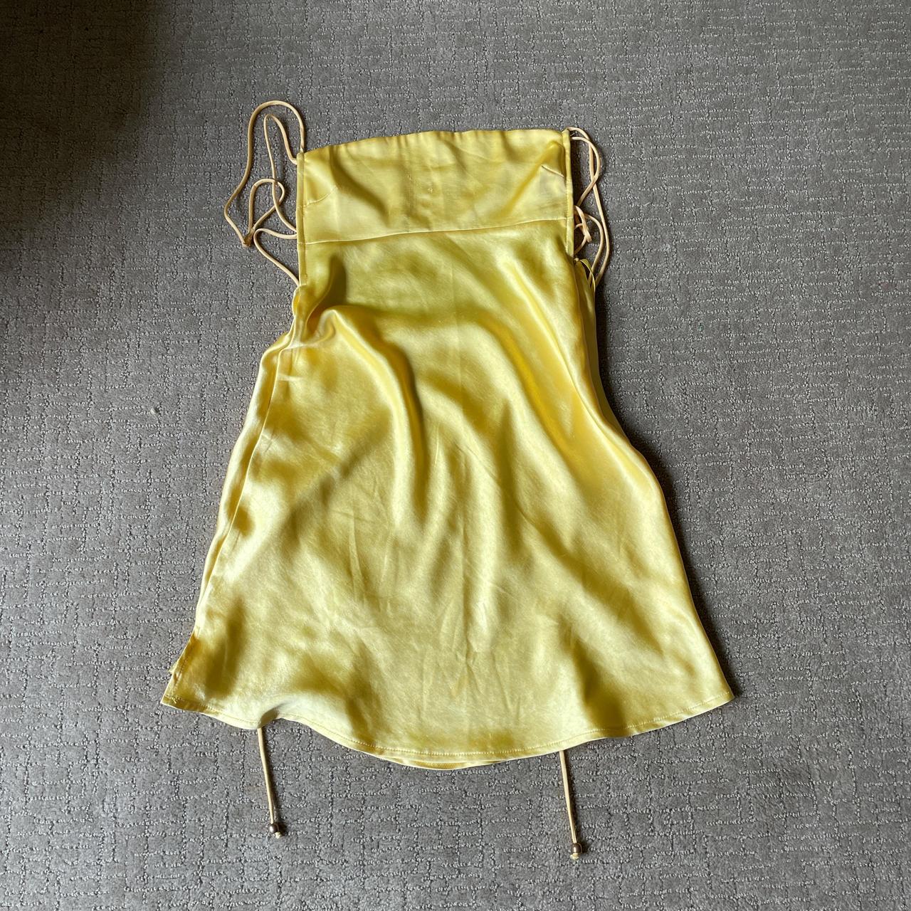 Open back super pretty satin yellow dress - Depop