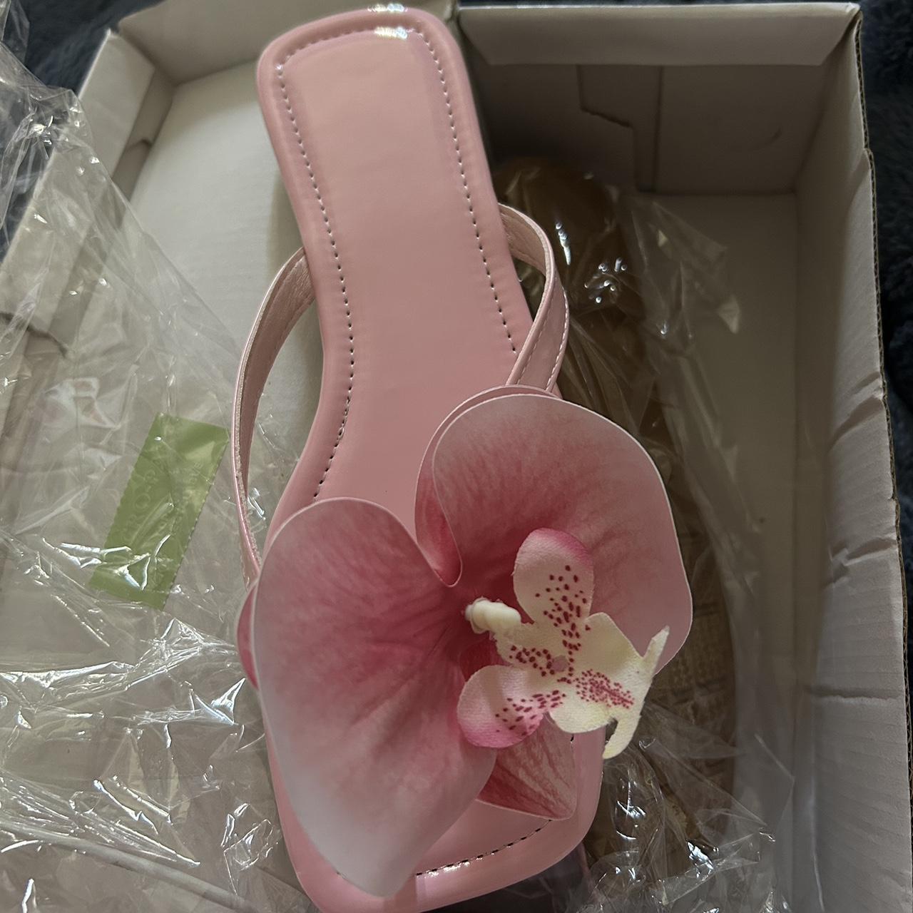 Pink flower sandals Brand new - Depop