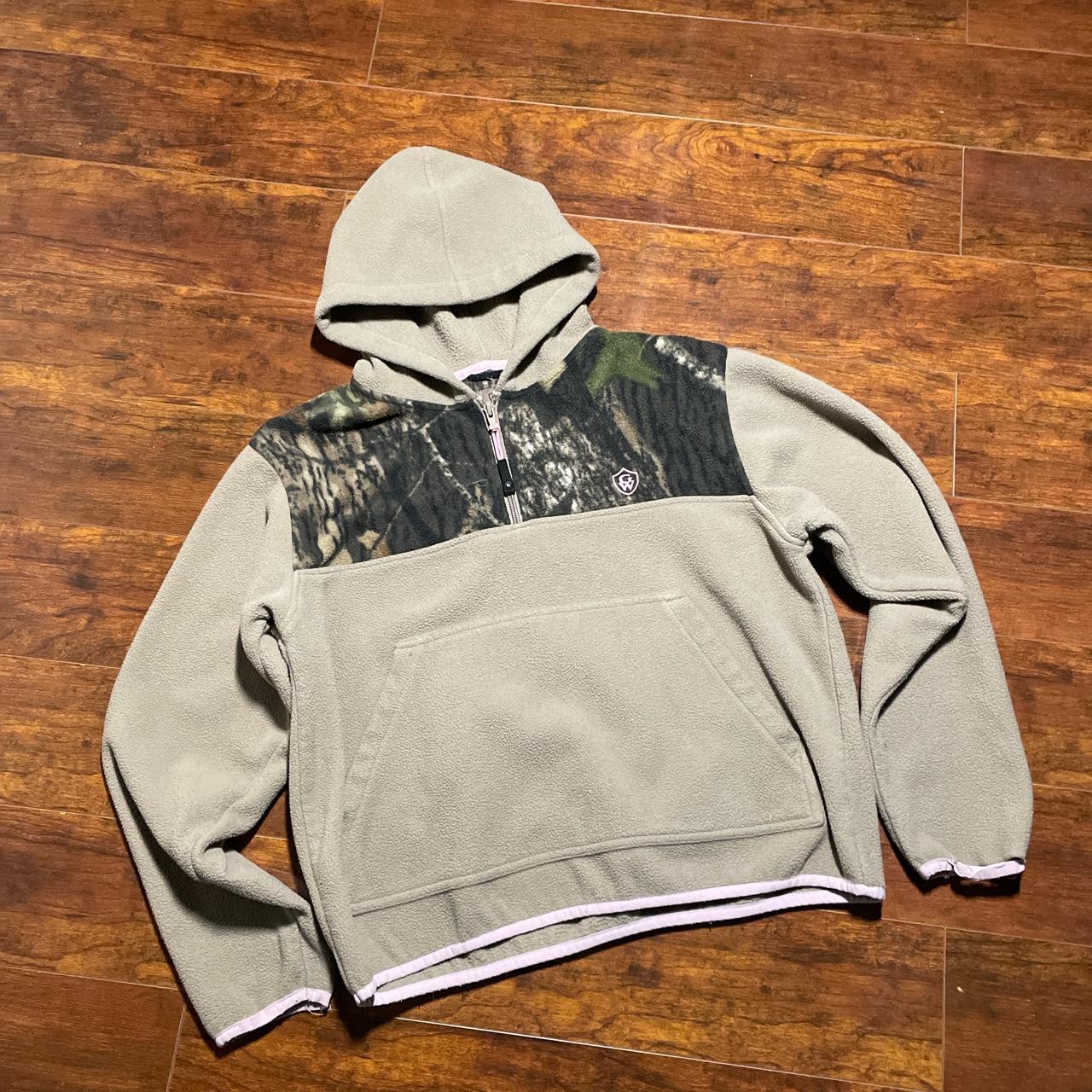 Women’s Game Winner Fleece Sweater SIZE L Minor rip... - Depop