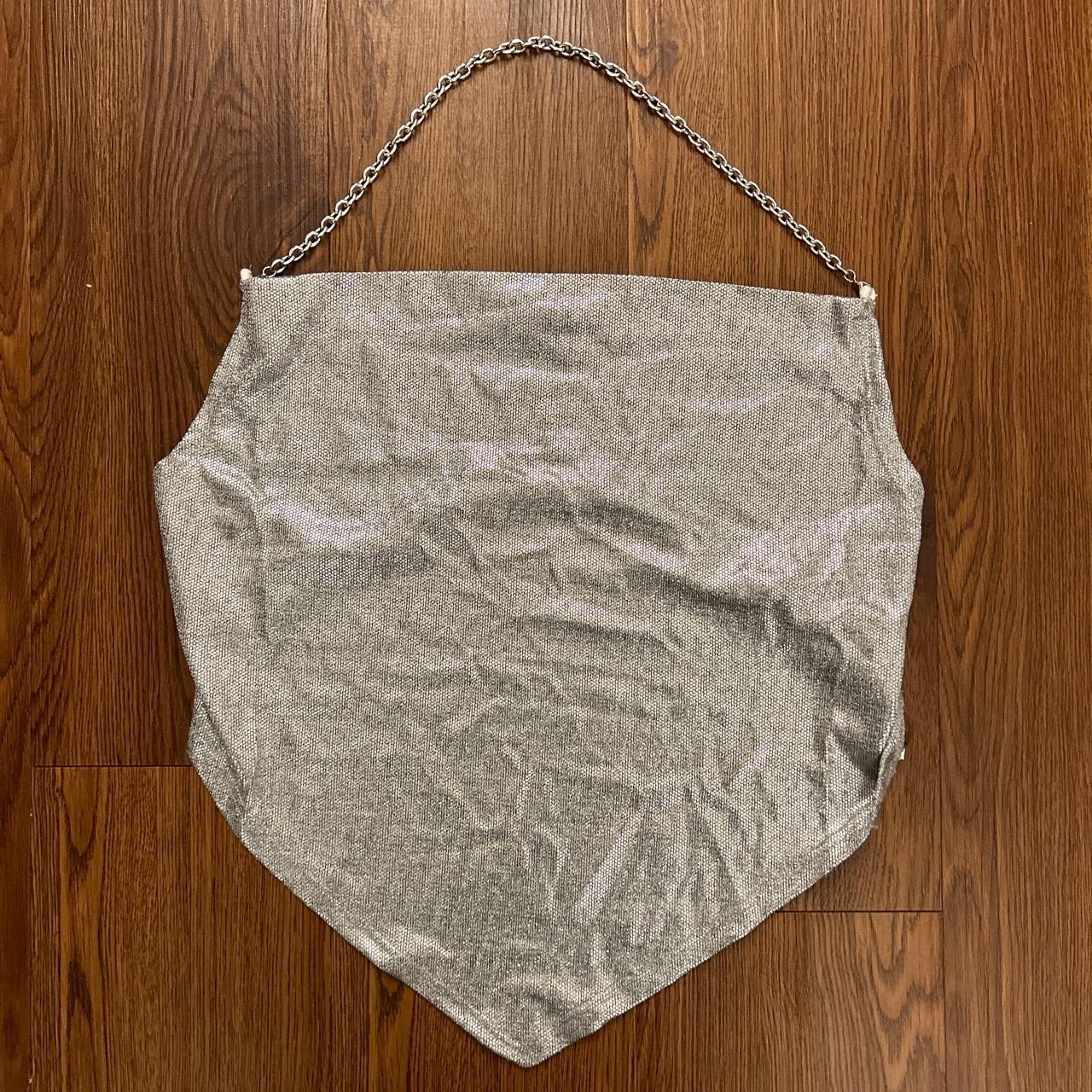 Small silver & chain top (open back) - Depop