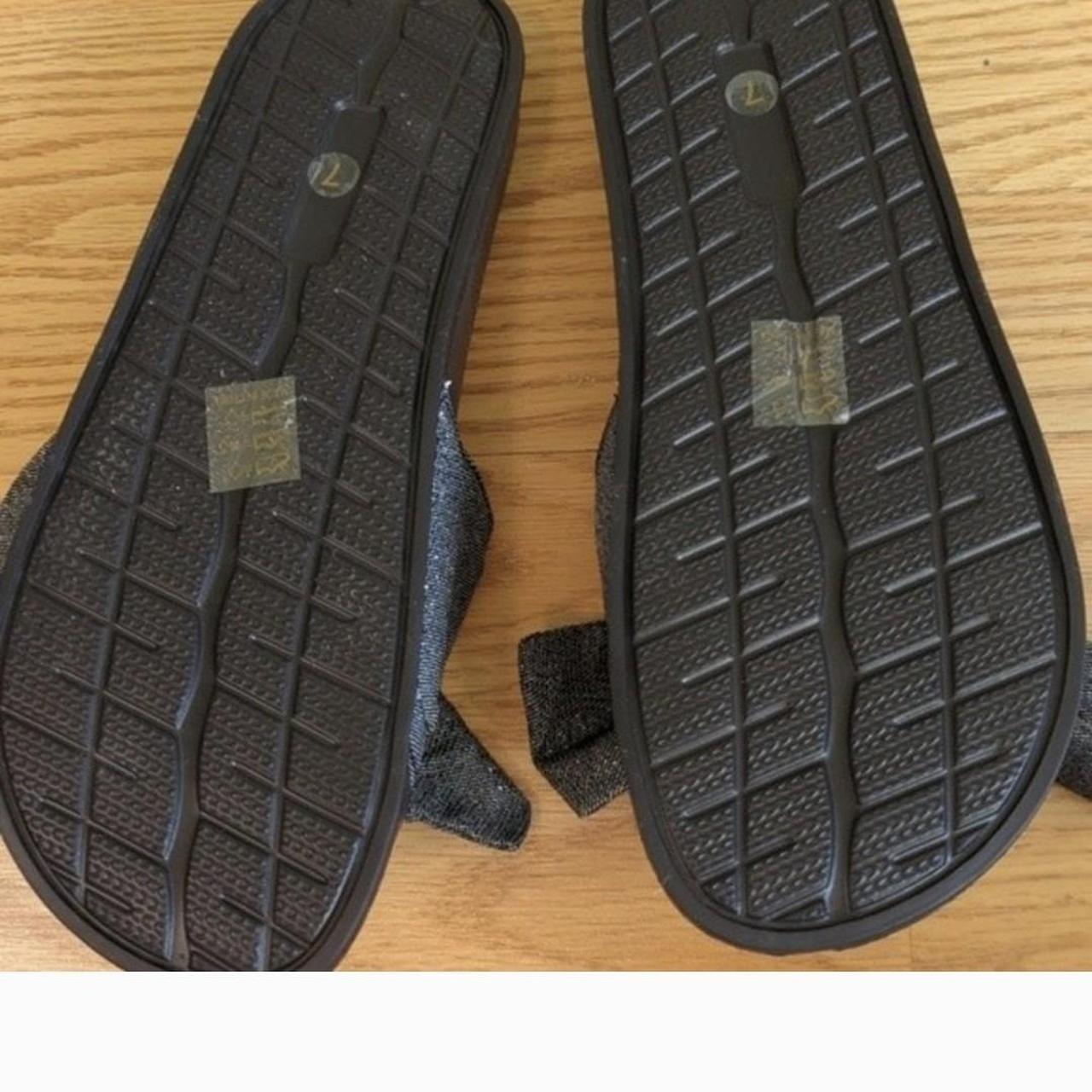 Funky Monkey Sparkle Bow Slides- SZ 7 - Depop