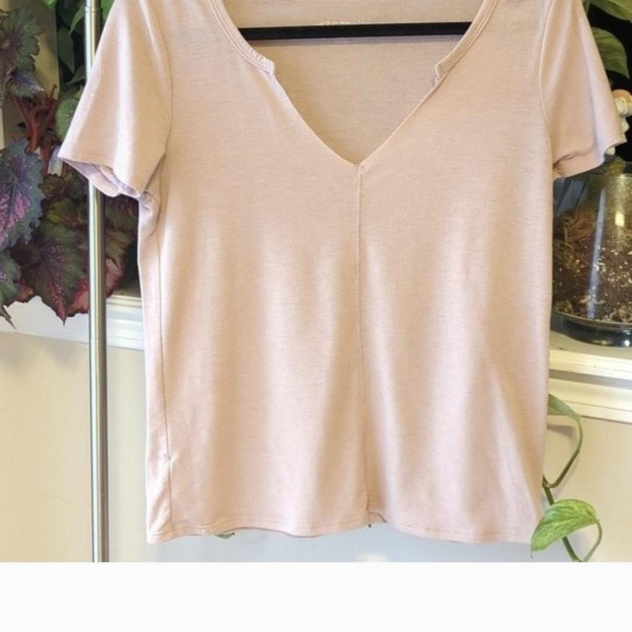 Mudd Y2K Pink V-Neck T-shirt- Size Small-Good... - Depop