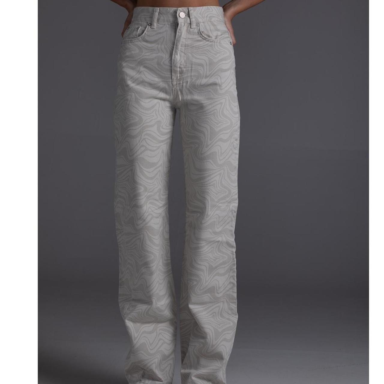 Pull&Bear light green patterned jeans Super comfy - Depop