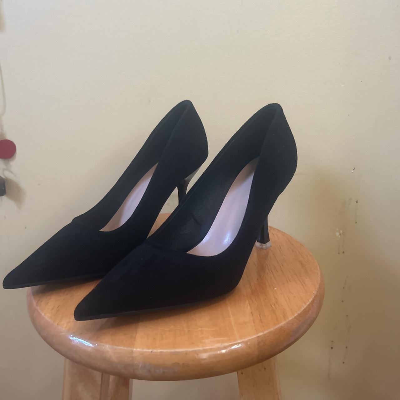 Pointed toe, short heel size 9, soft matte black... - Depop