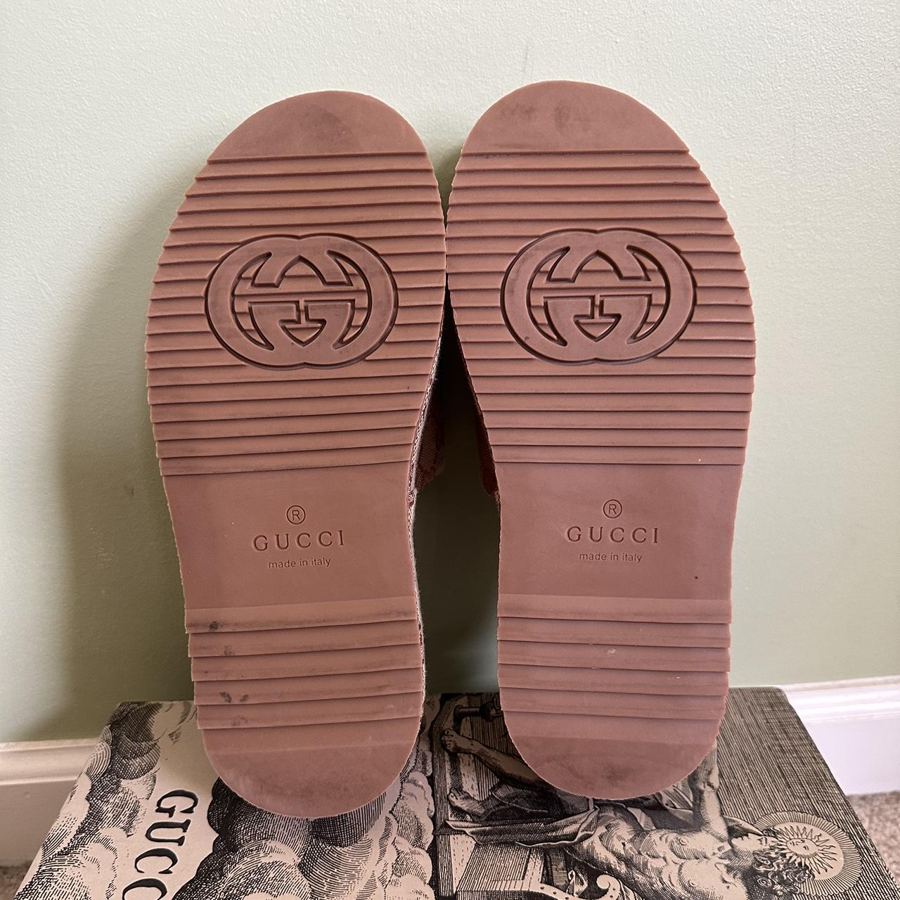 Gucci Women's Tan and Burgundy Slides | Depop