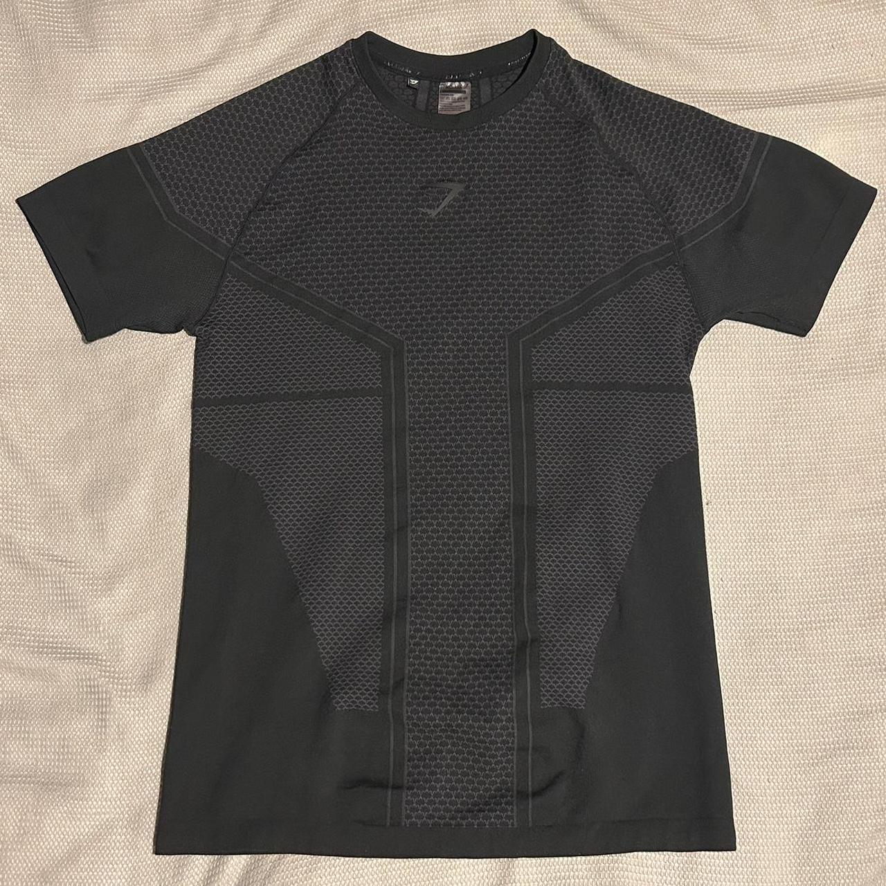 - Onyx gymshark V3 imperial short sleeve Tee🦈 -... | Depop