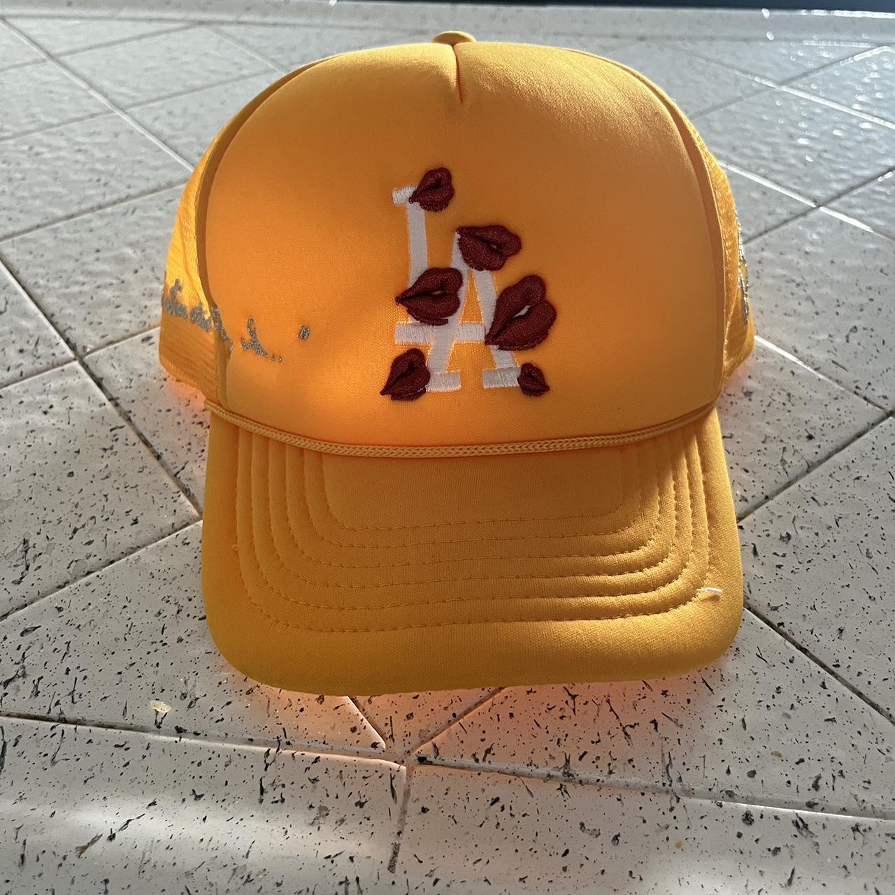 L.A. yellow snap back - Depop