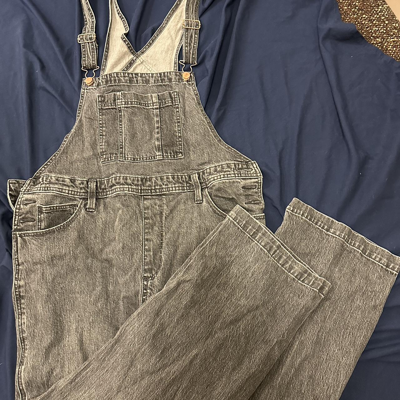 Universal Threads Black Overalls - Depop