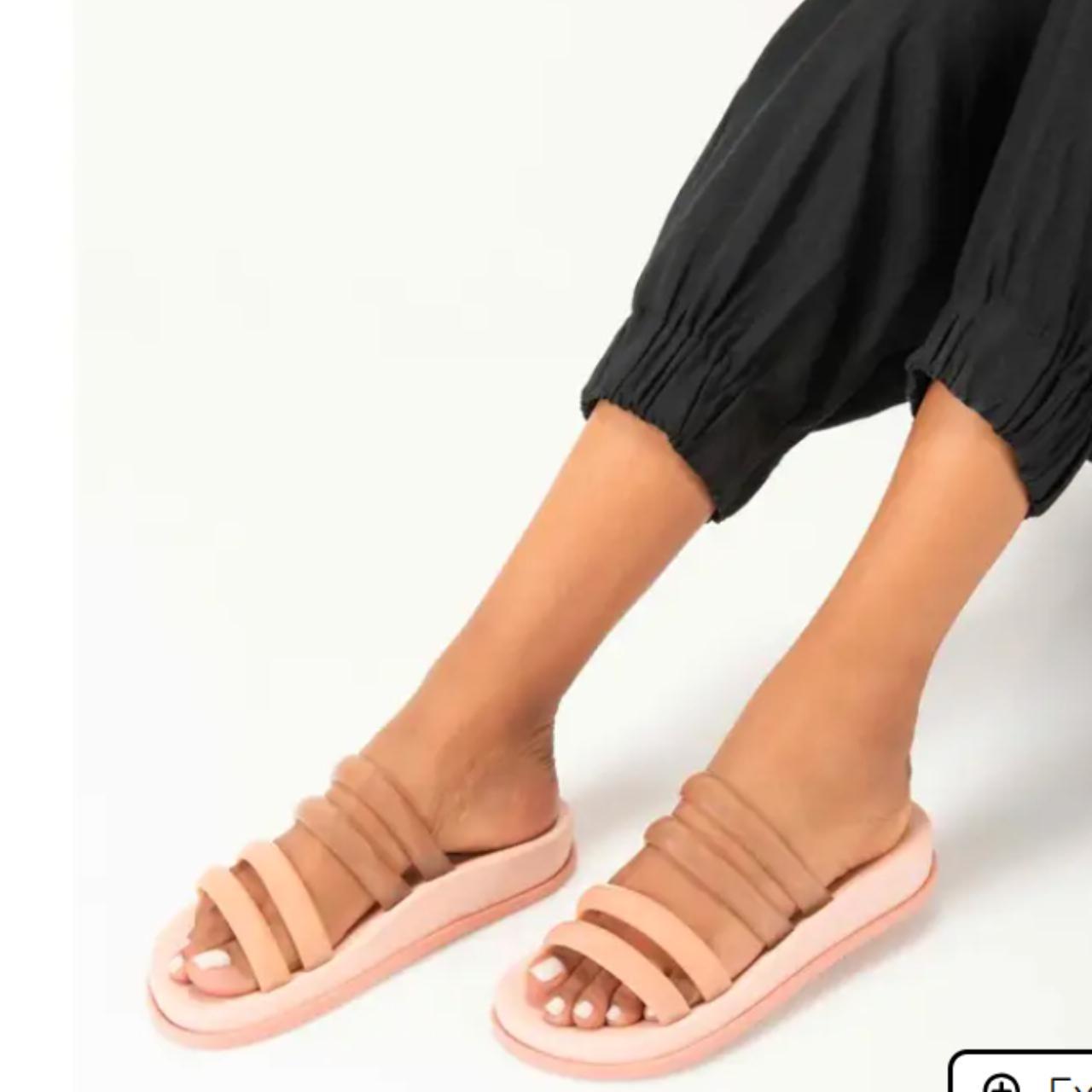 Melissa "Wave" Slides in Pink - Size 9 - Depop