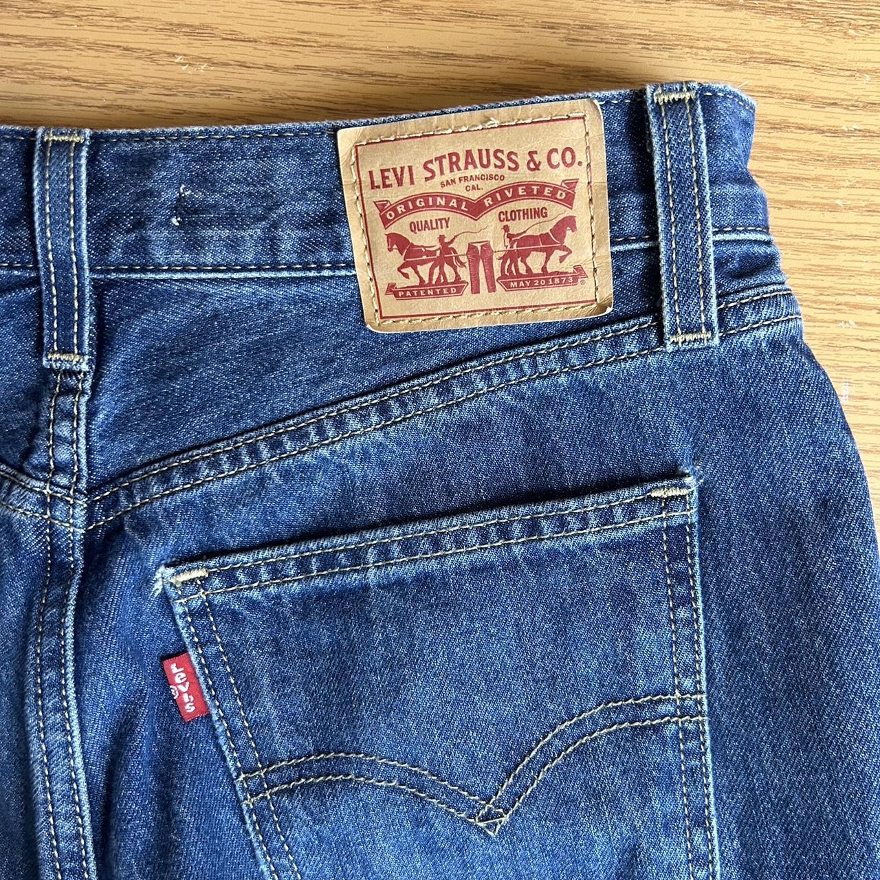 Levi’s Low Pro straight jeans, size 26 dark wash - Depop