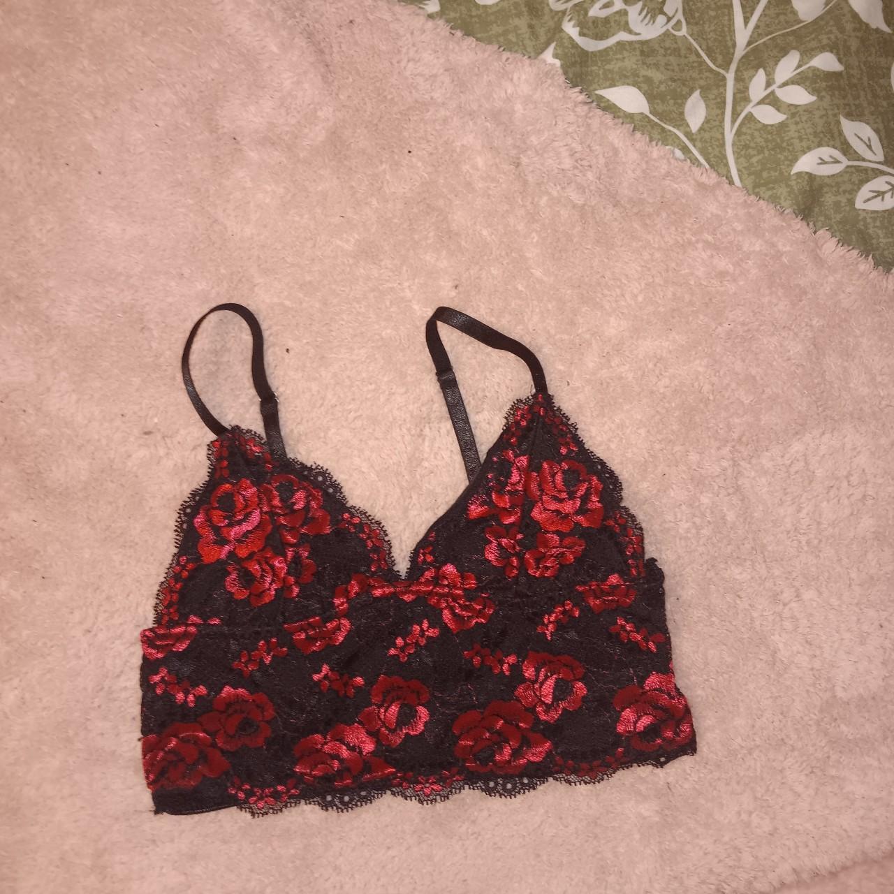 rose pattern lace going out bra top - Depop