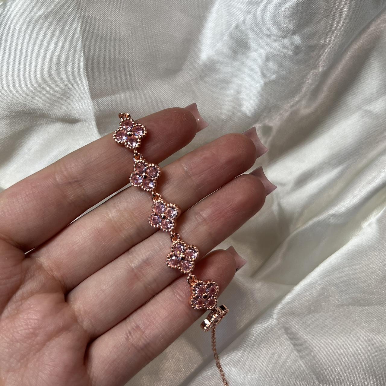 van cleef pink clover bracelet 💕🍀 - Depop