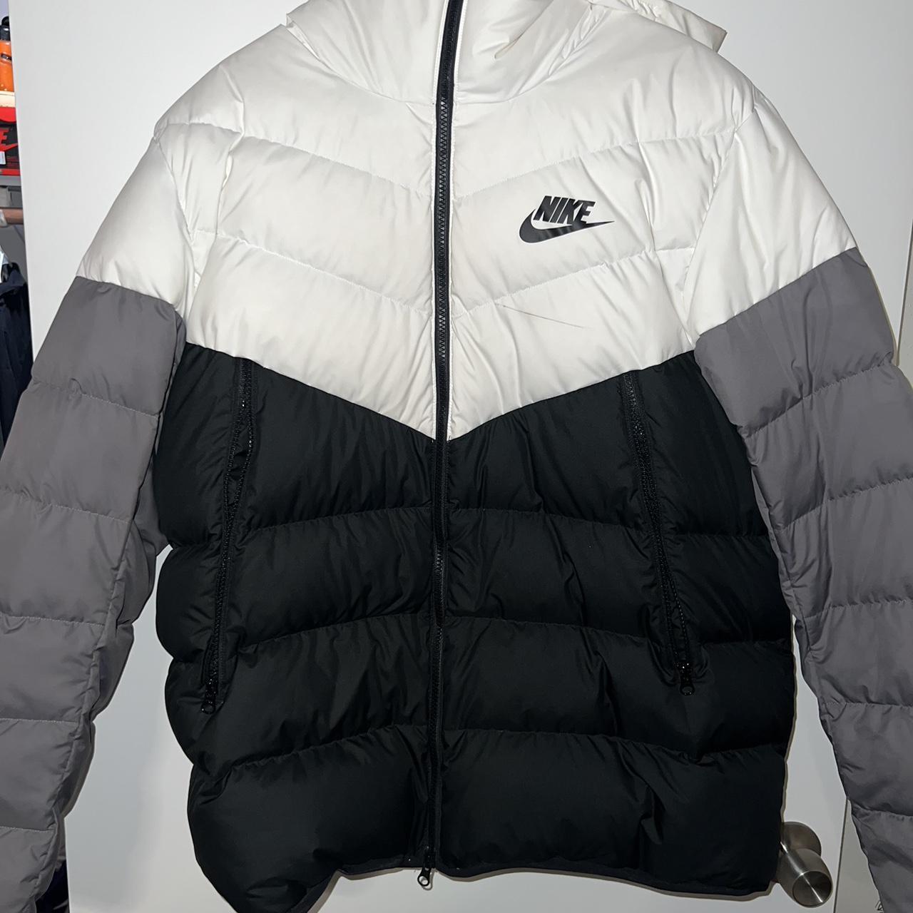 Nike Winter Puffer Jacket - Depop