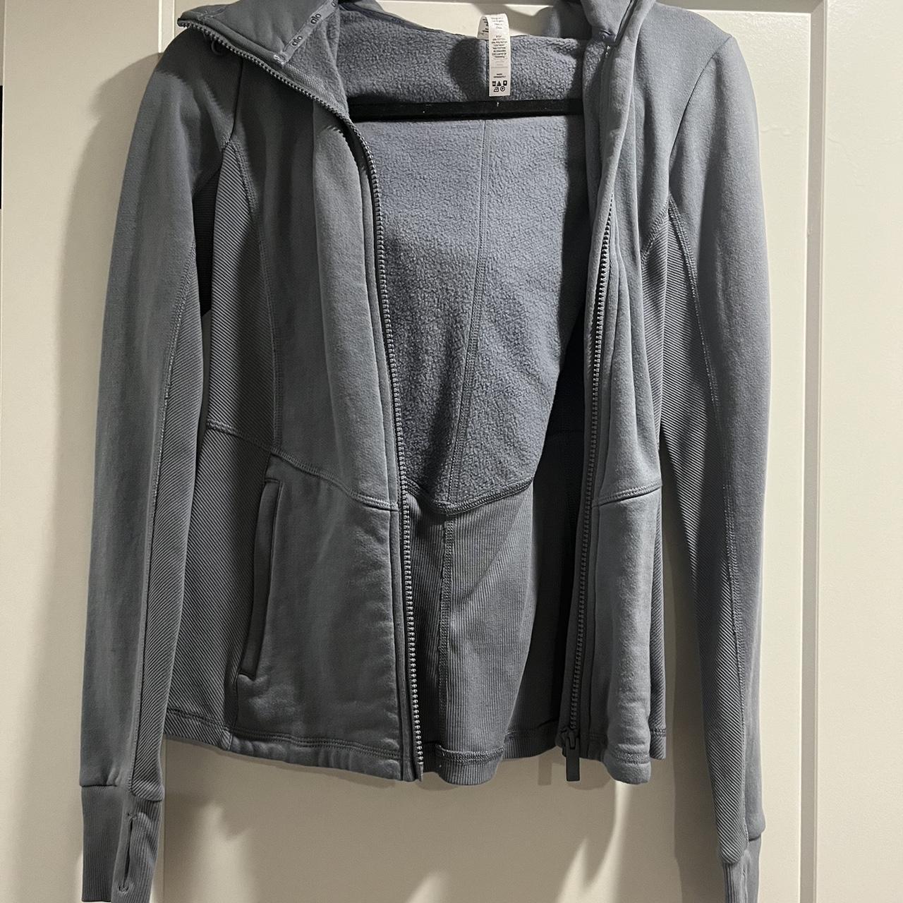 Alo yoga jacket (worn once) - Depop