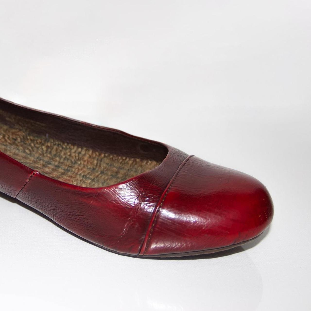 BORN red/burgundy ballets flats size: tag says 8... - Depop