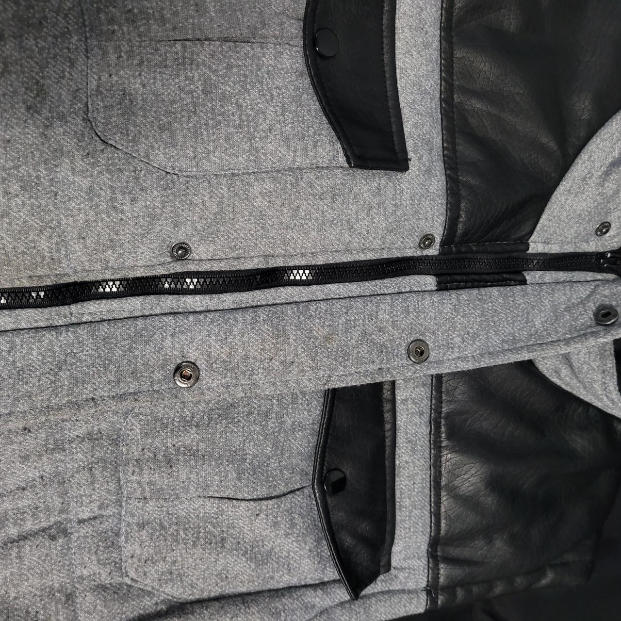 Gray and black vest - Depop