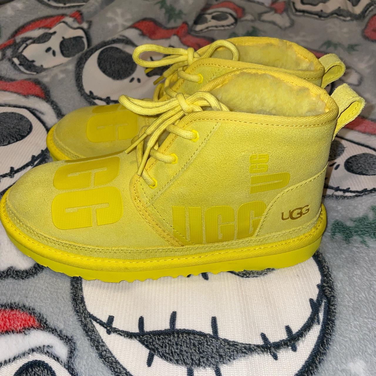 Neumel II Scatter Graphic Yellow Ugg Boots Fits an