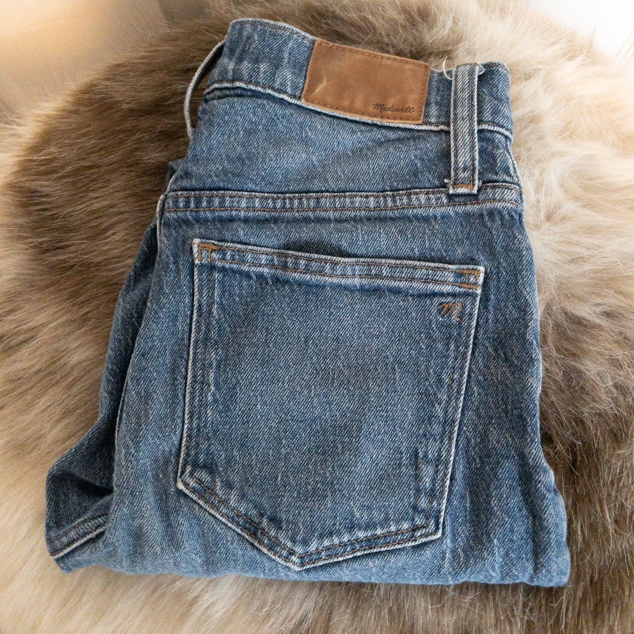 Straight leg denim #resale #grapghictee #shoplocal - Depop