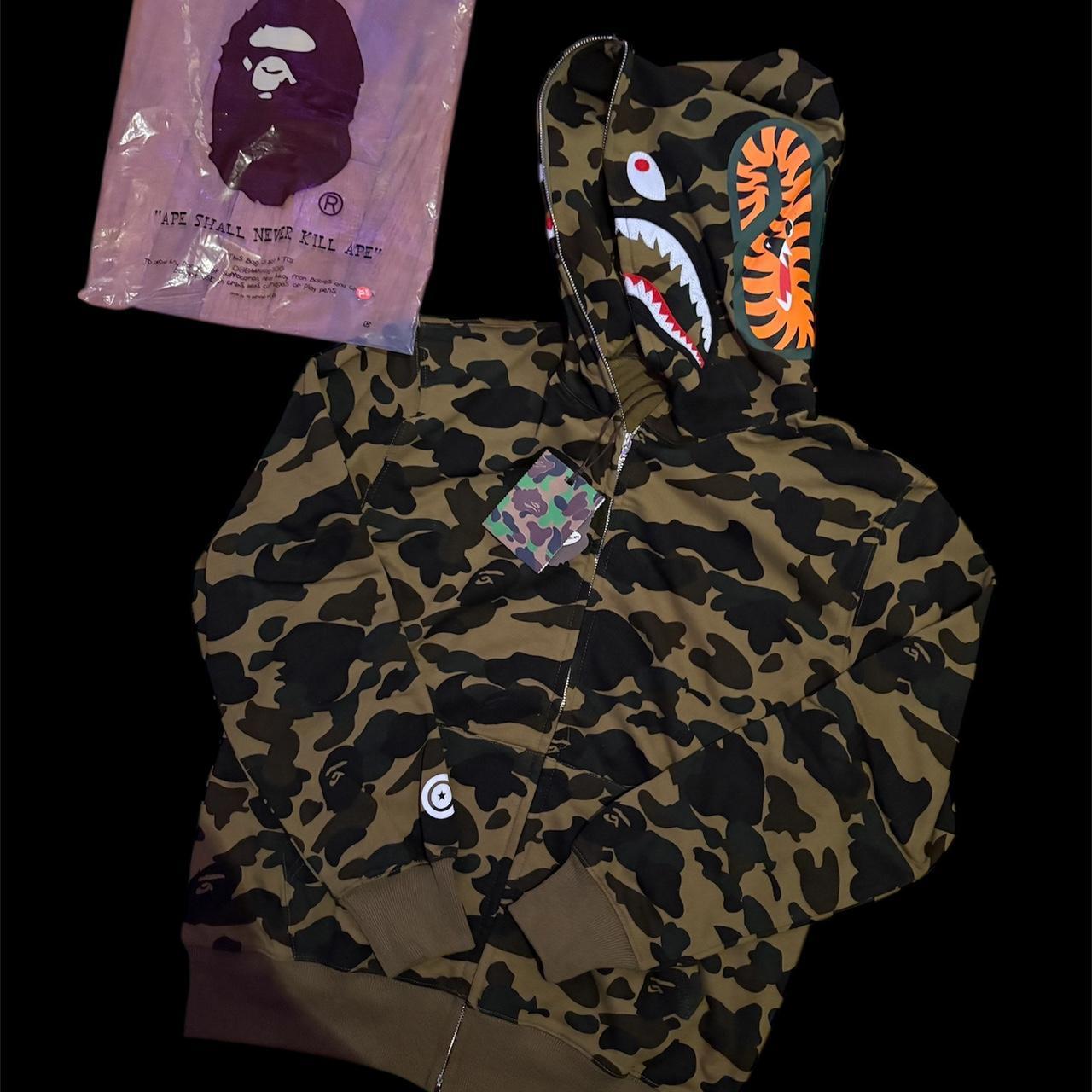 BAPE Hoodie tag says XL but fits a L 1:1 | Depop