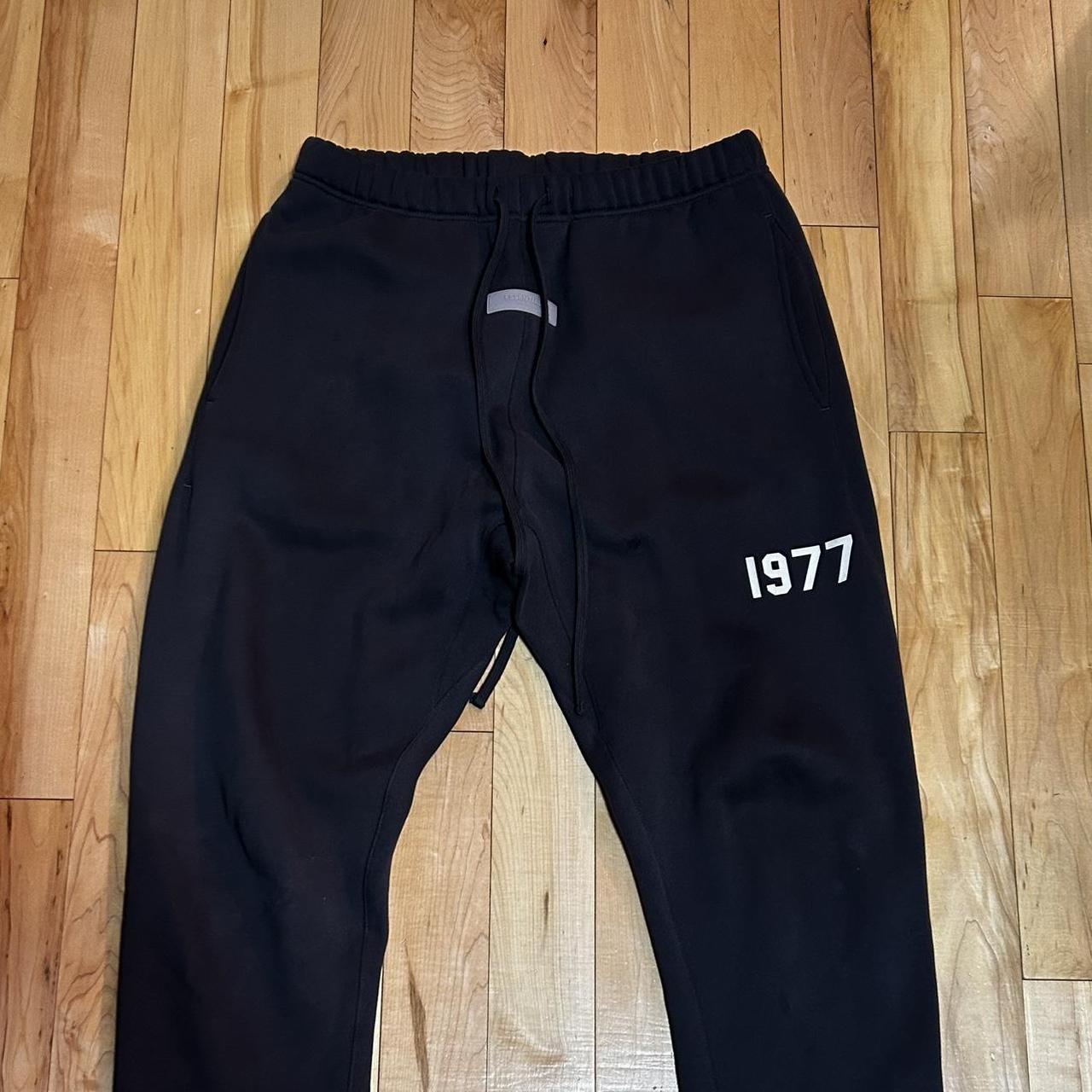 1977 iron color essentials pants - Depop