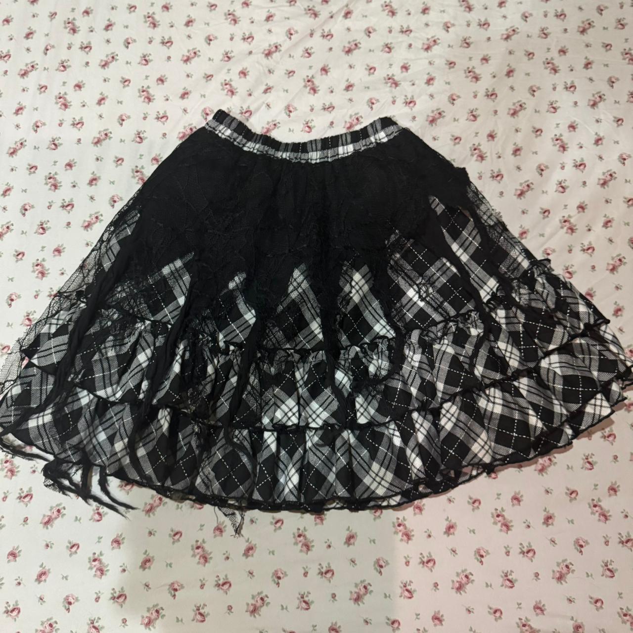 fits M-L! can be S if you’re into looser skirts!... | Depop