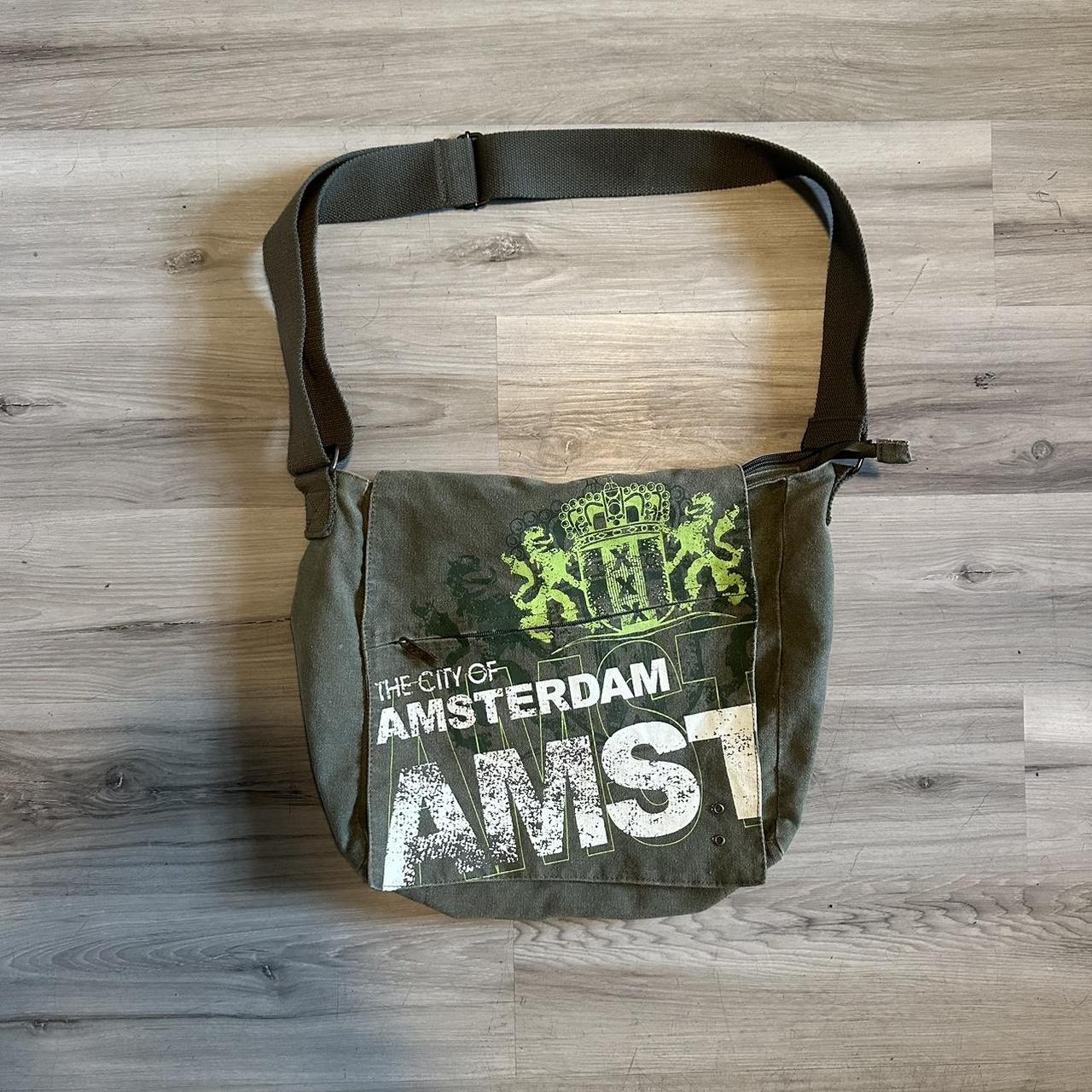 Vintage Robin Ruth Messenger Bag/Shoulder Bag its in... - Depop