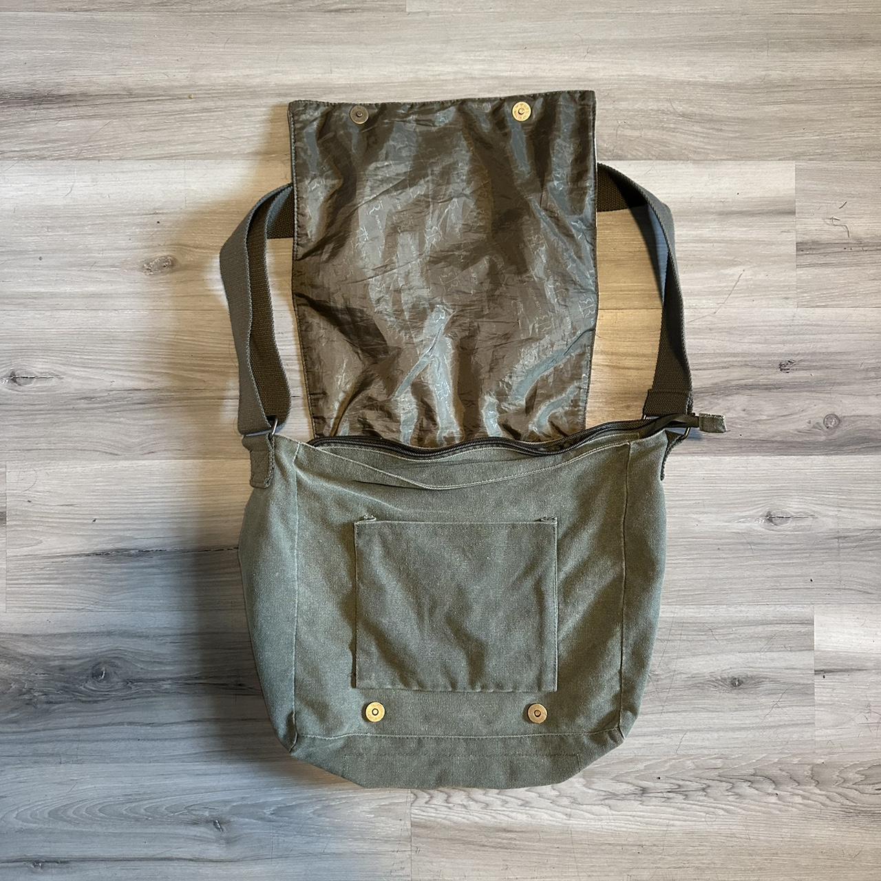 Vintage Robin Ruth Messenger Bag/Shoulder Bag its in... - Depop