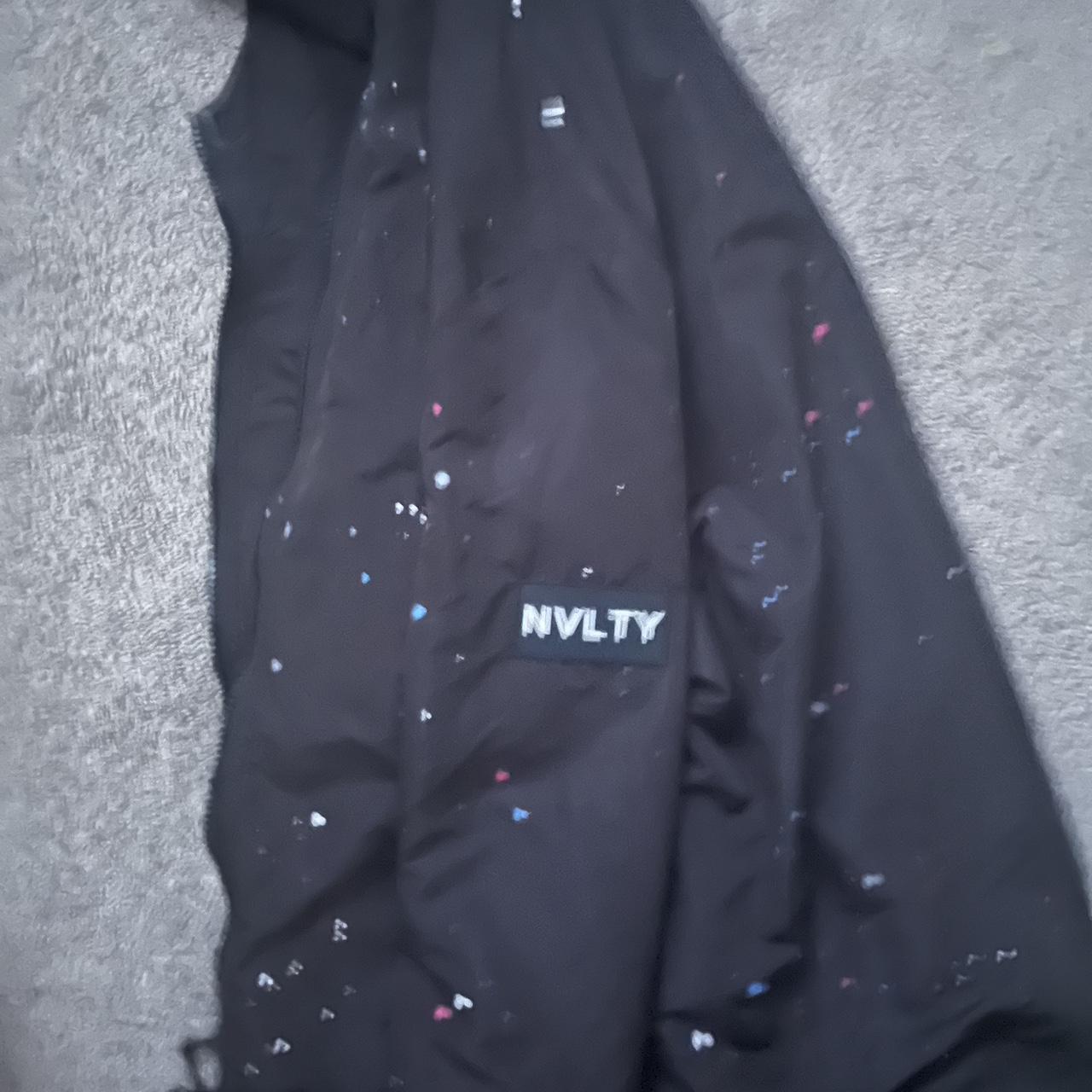 nvlty windbreaker - Depop