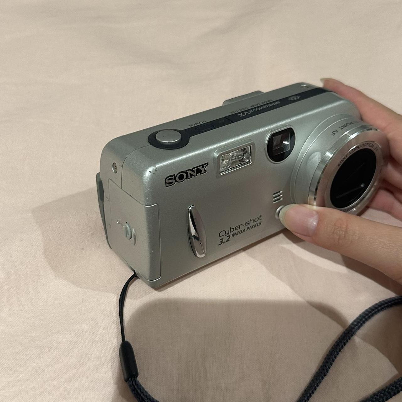 Sony Digital Canera Cyber-shot 3.2 mega pixels. ... - Depop