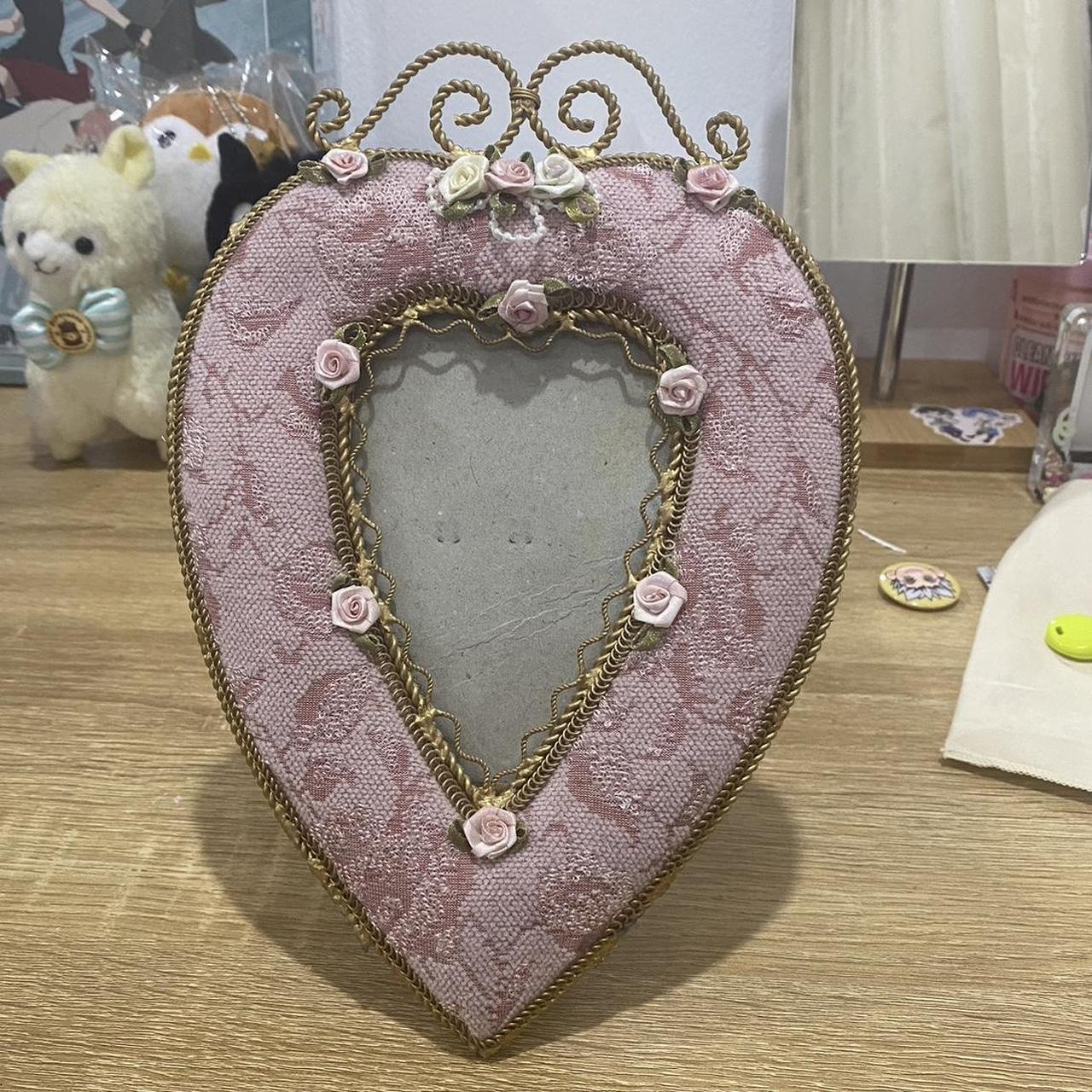 Vintage heart-shaped picture frame • cute heart... - Depop