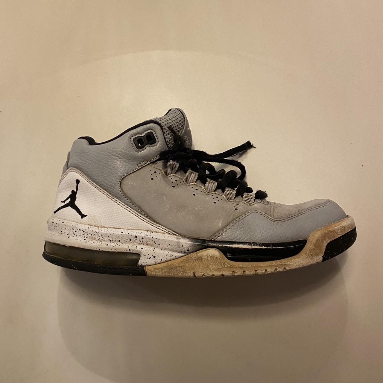 Jordan Flight Basketball shoes Size 6 used fairly - Depop