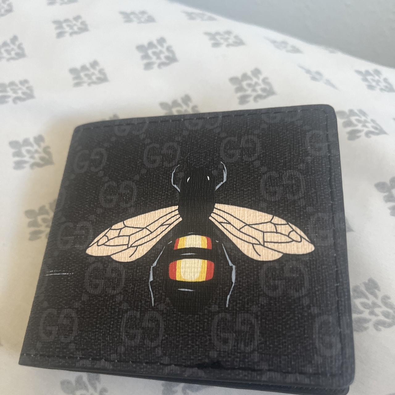 Bee print Gucci wallet - Depop