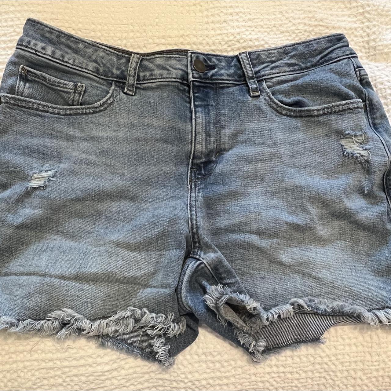 Mid rise short - Depop
