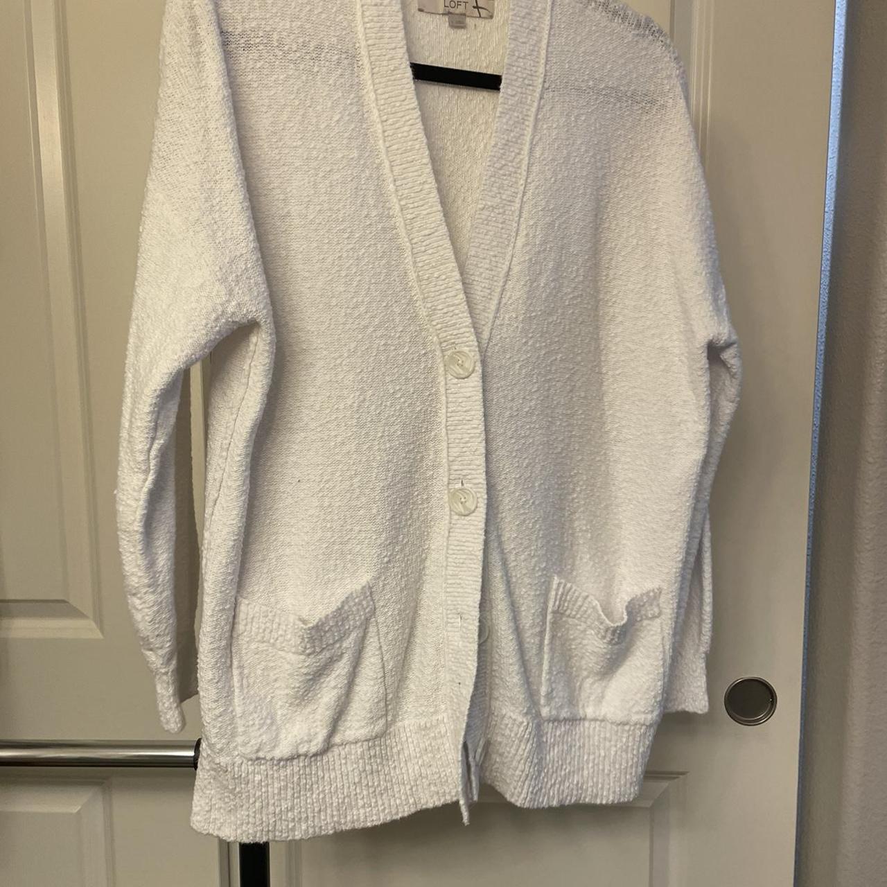 White button up loft cardigan with pockets. - Depop