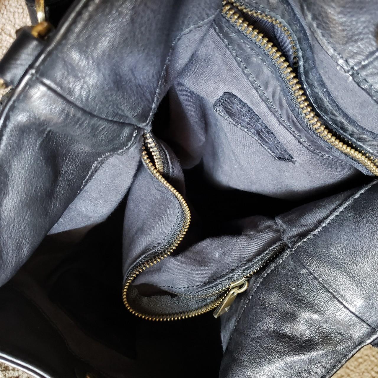 Vera pelle made in Italy Black Leather Shoulder Bag. - Depop