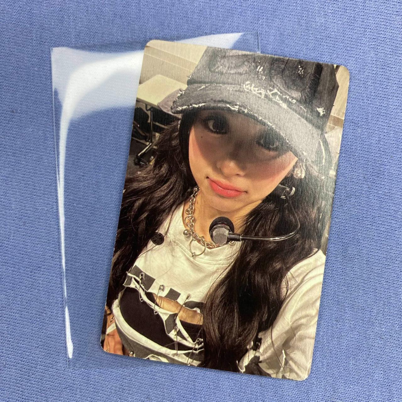 HUH #YUNJIN LOMO card , no scratches or dents ,... - Depop