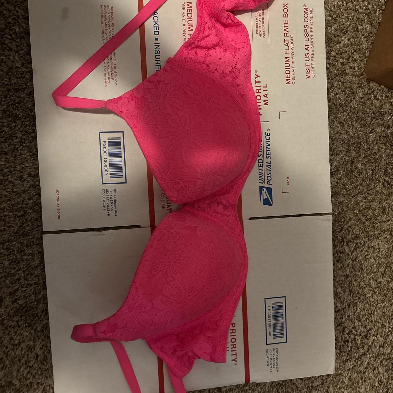 Hot pink bra size 38D | Depop