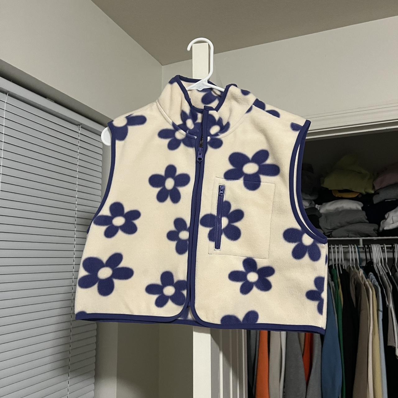 Sherpa cropped adorable vest form Pacsun #pacsun... - Depop