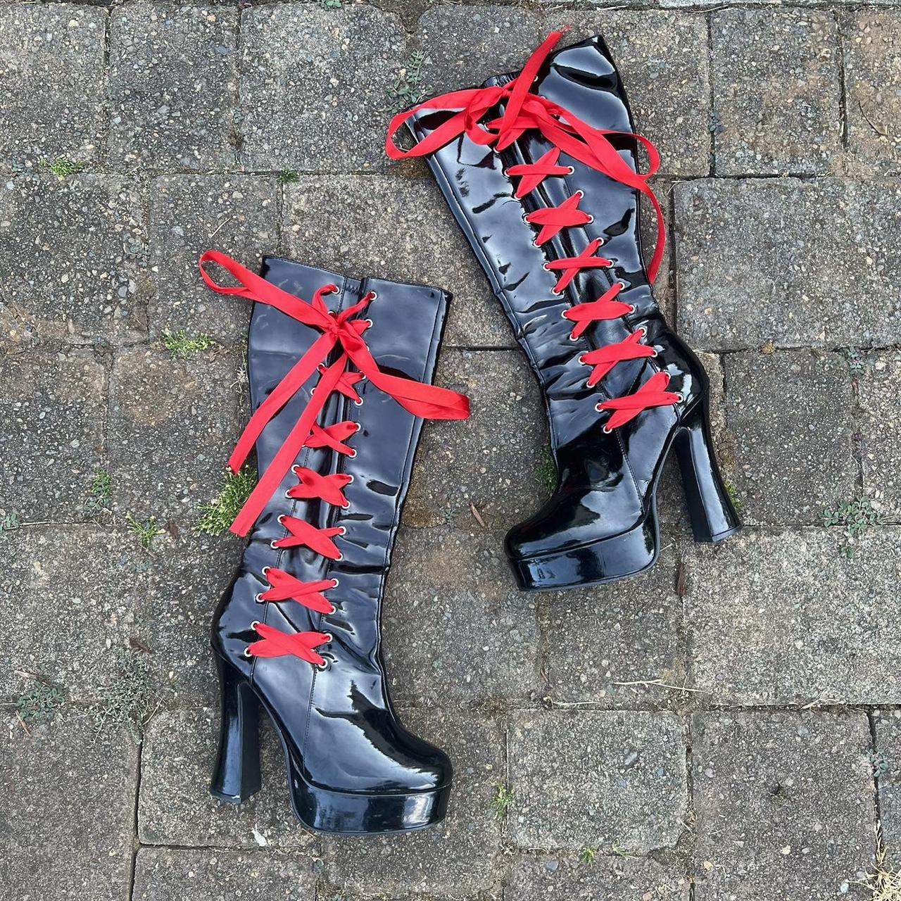 Hot Topic Women's Red and Black Boots | Depop