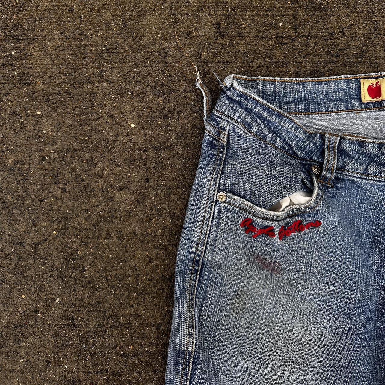 Vintage, perfect fit apple bottom... - Depop