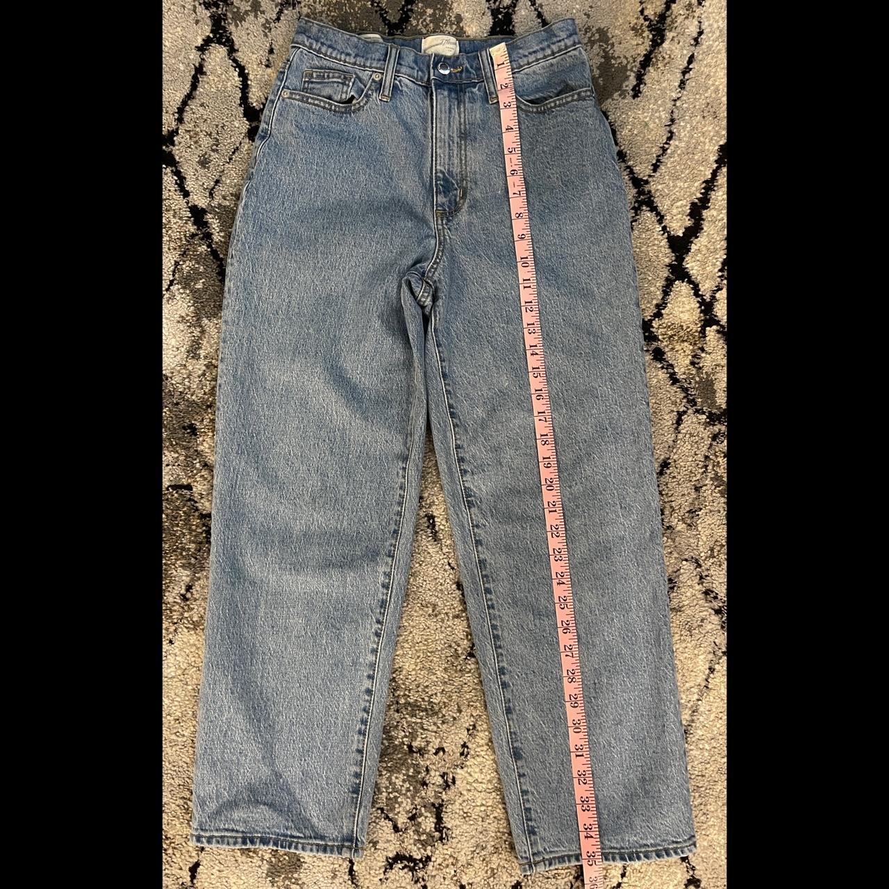 Universal thread mom jeans! Size 4! - Depop