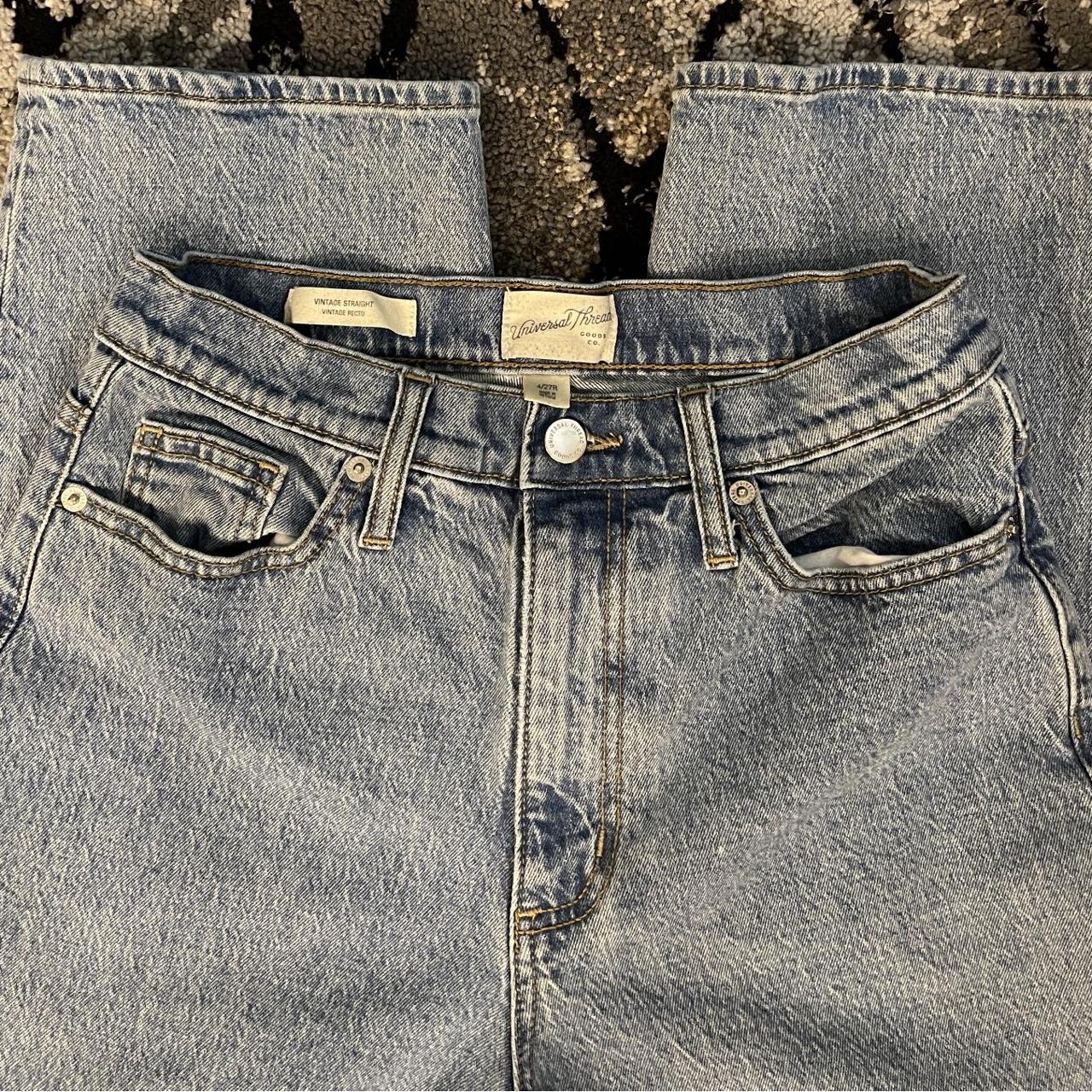 Universal thread mom jeans! Size 4! - Depop