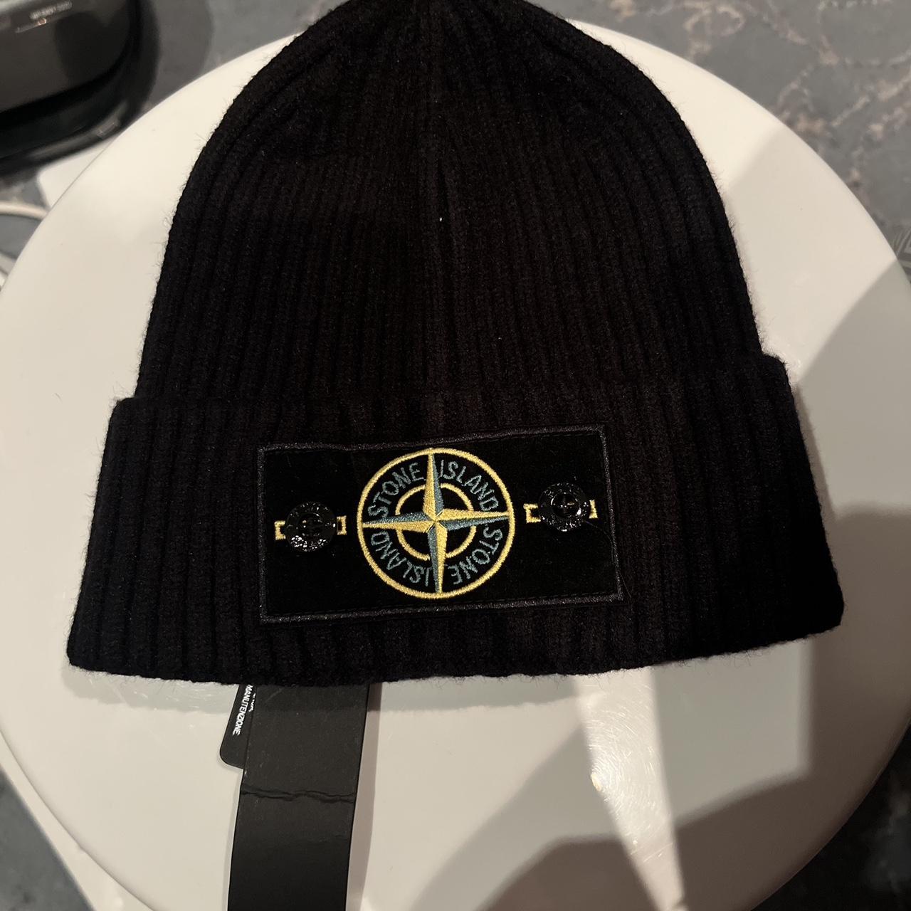 Brand new stone island hat authenticy unknown - Depop