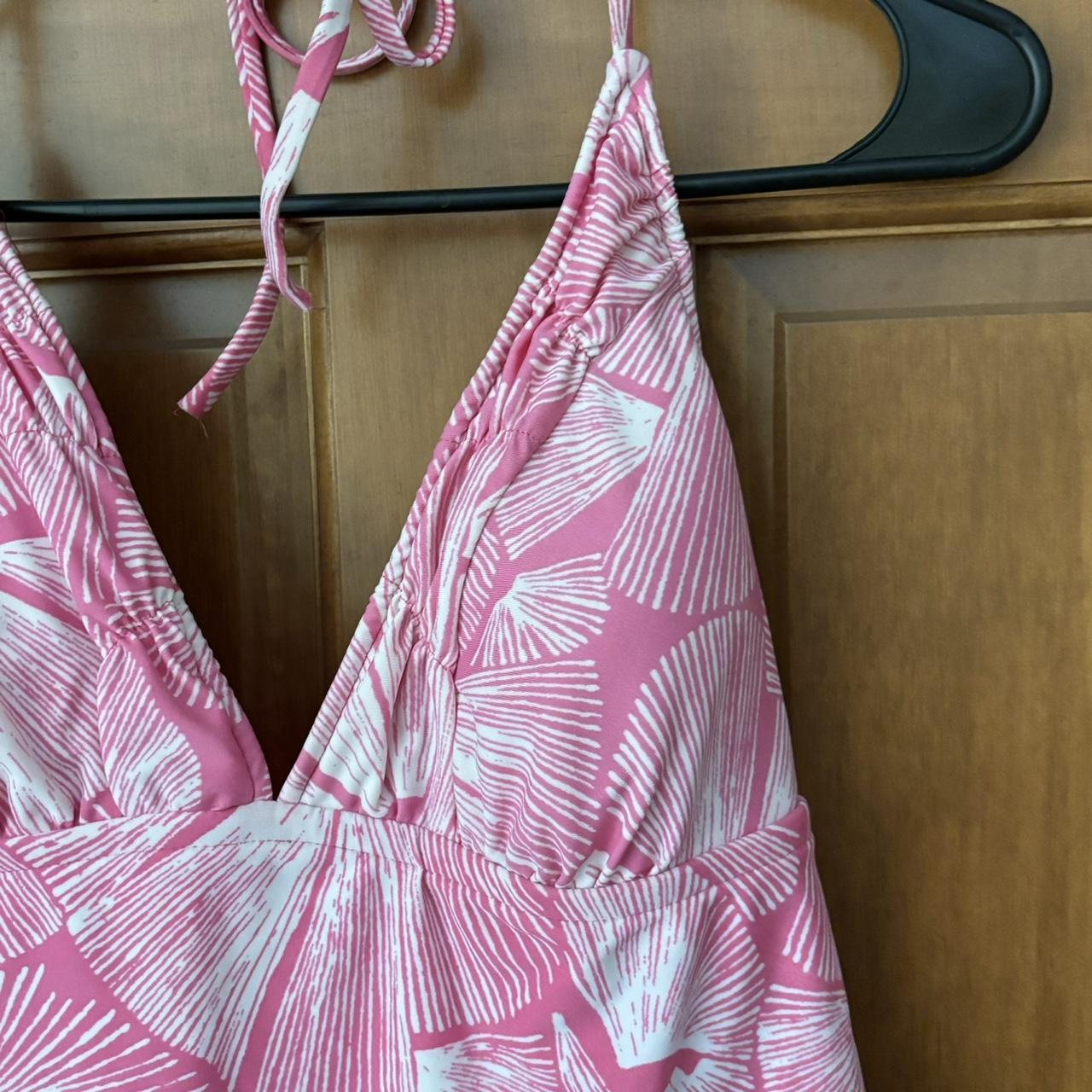 pink mossimo halter top size medium worn maybe... - Depop