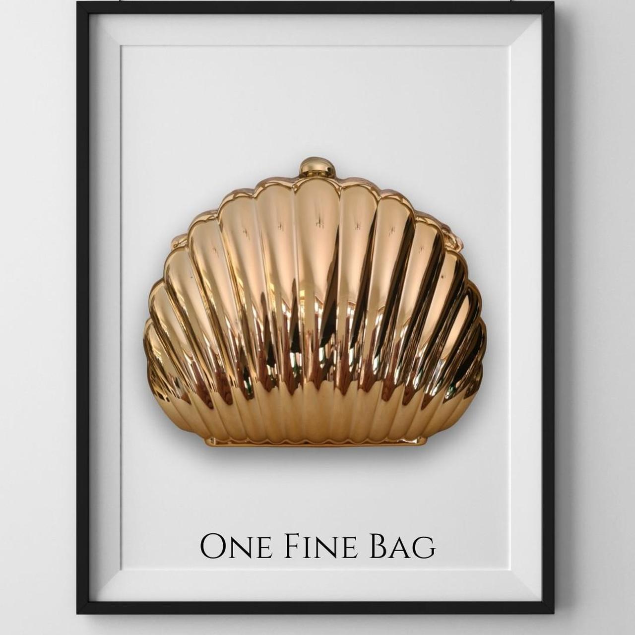 Seashell Clutch with chain strap - NEW Detachable... - Depop