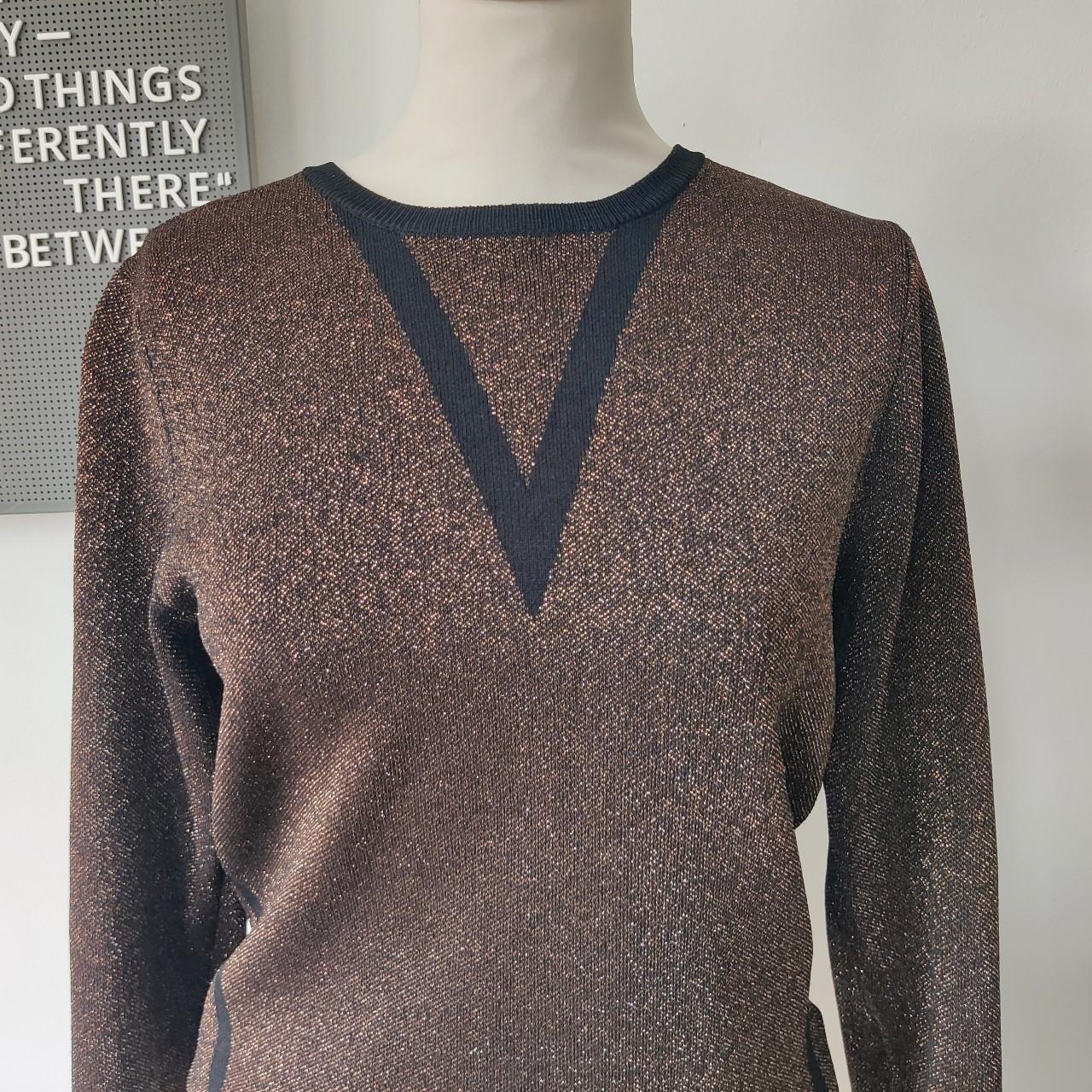 Amazing metallic retro inspired bronze and black... - Depop