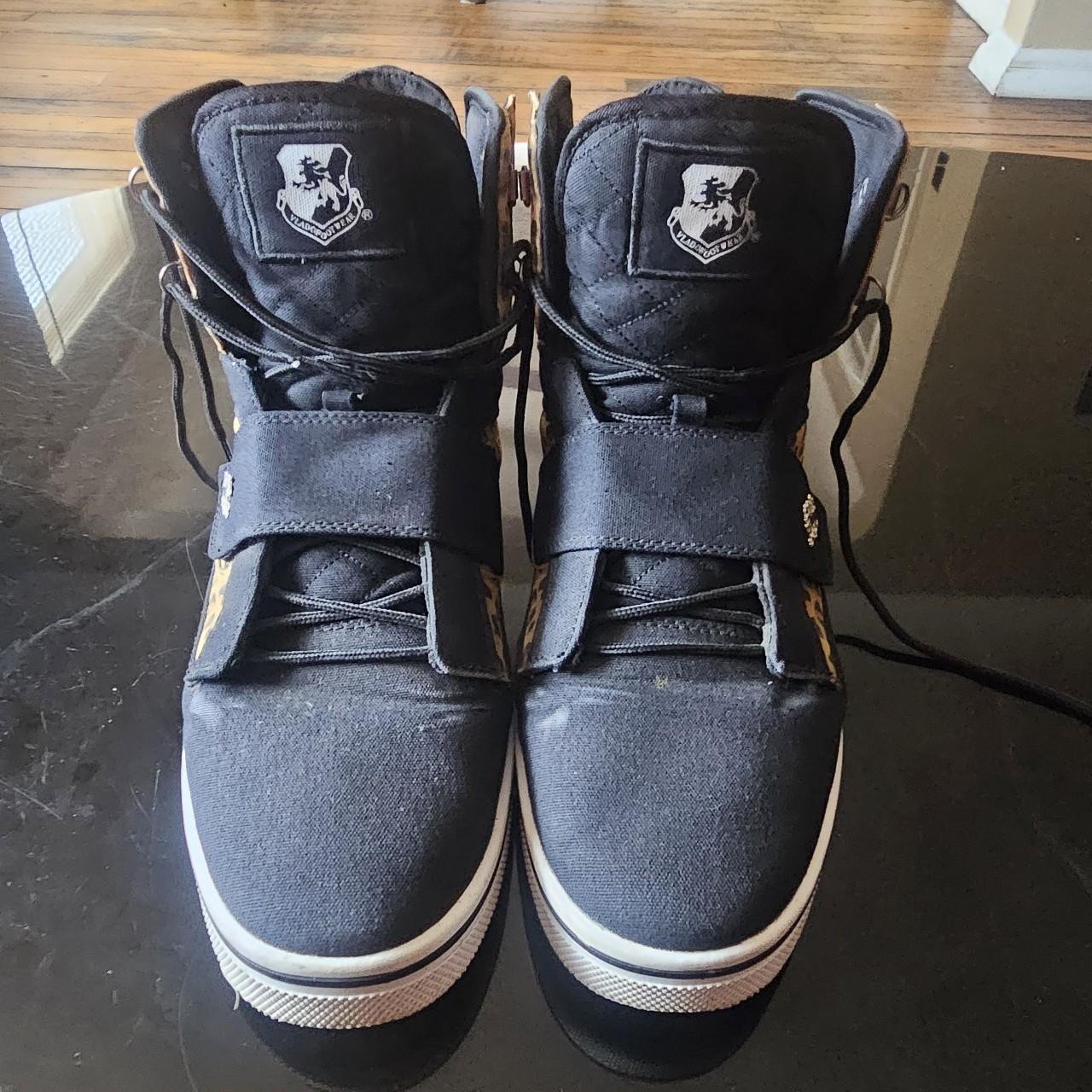 They're Vlado Atlas II Shoes and it's in good shape - Depop