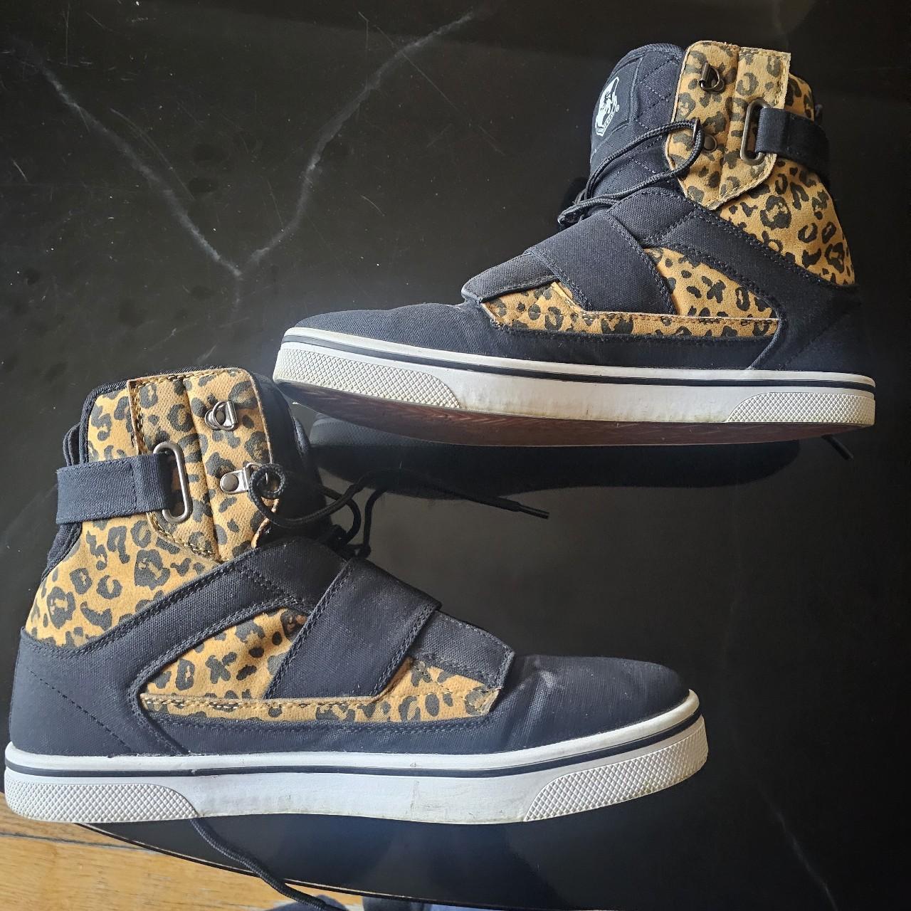 They're Vlado Atlas II Shoes and it's in good shape - Depop